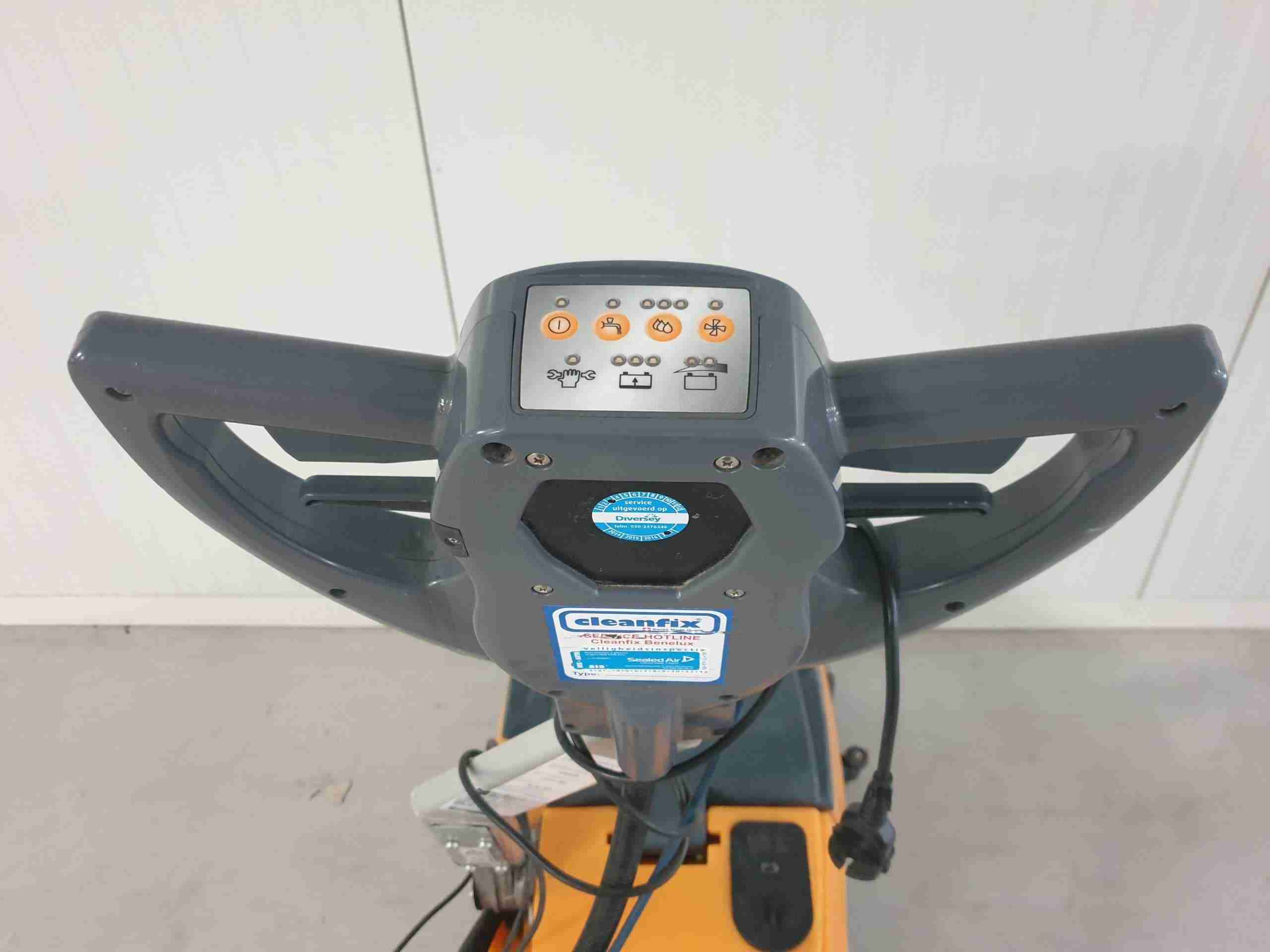 De Taski Swingo 350 - Metech.nl Veegmachines en Schrobmachines